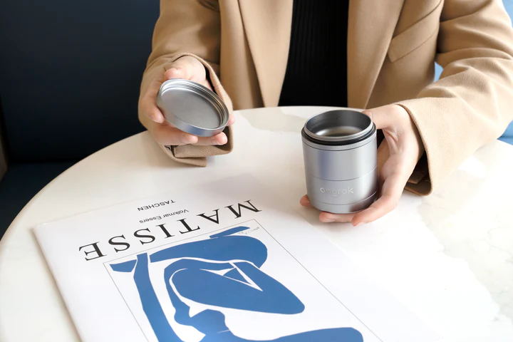 Flower Petal Toothless Grinder with Storage - BC Extract Supply